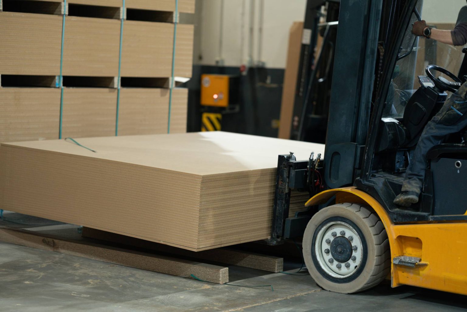 Smart Export Packaging: Durable Shipping Boxes By ZamZam UAE